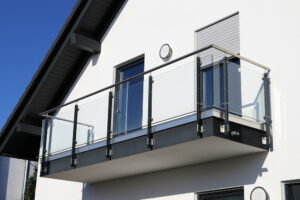 What’s the difference between a handrail and a balustrade? - Square 1 ...